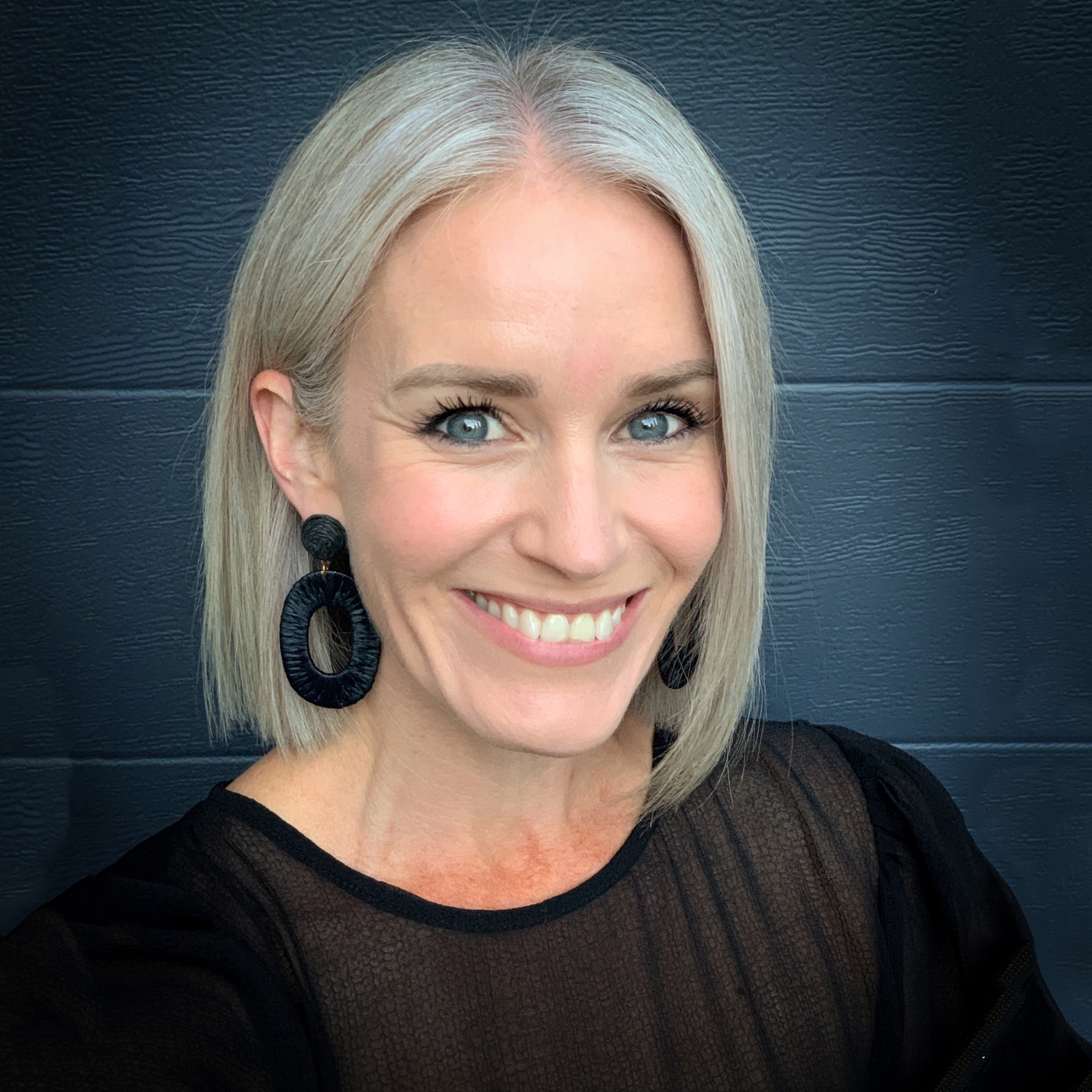 Author Talks with Rhianna King 🦜 – Mel Reviews Her Books
